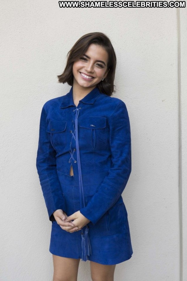 Isabela Moner The Beach Beautiful Paparazzi Posing Hot Beach Famous